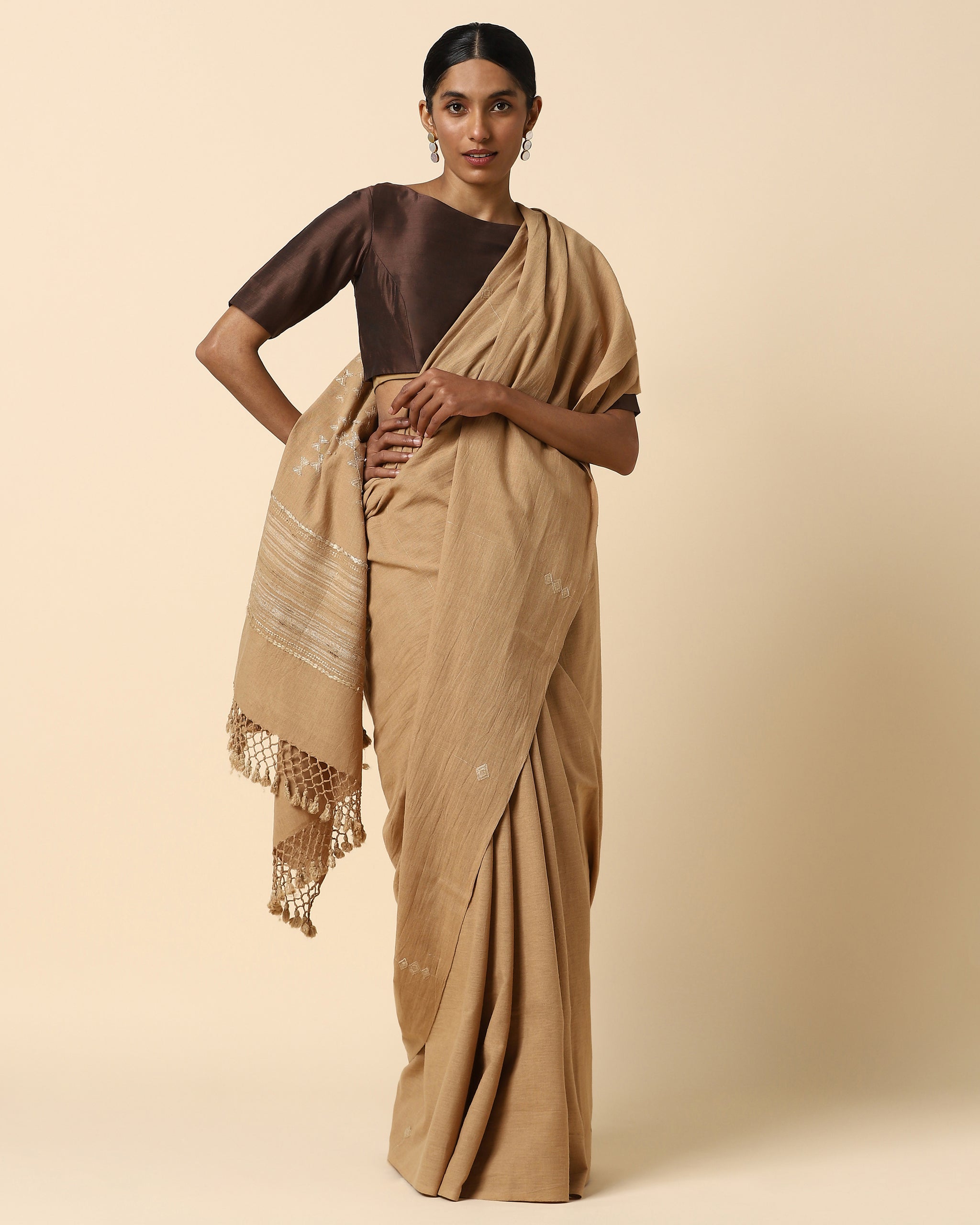Buy Mrunali Bhuj Cotton Saree Medium Beige | Aadyam