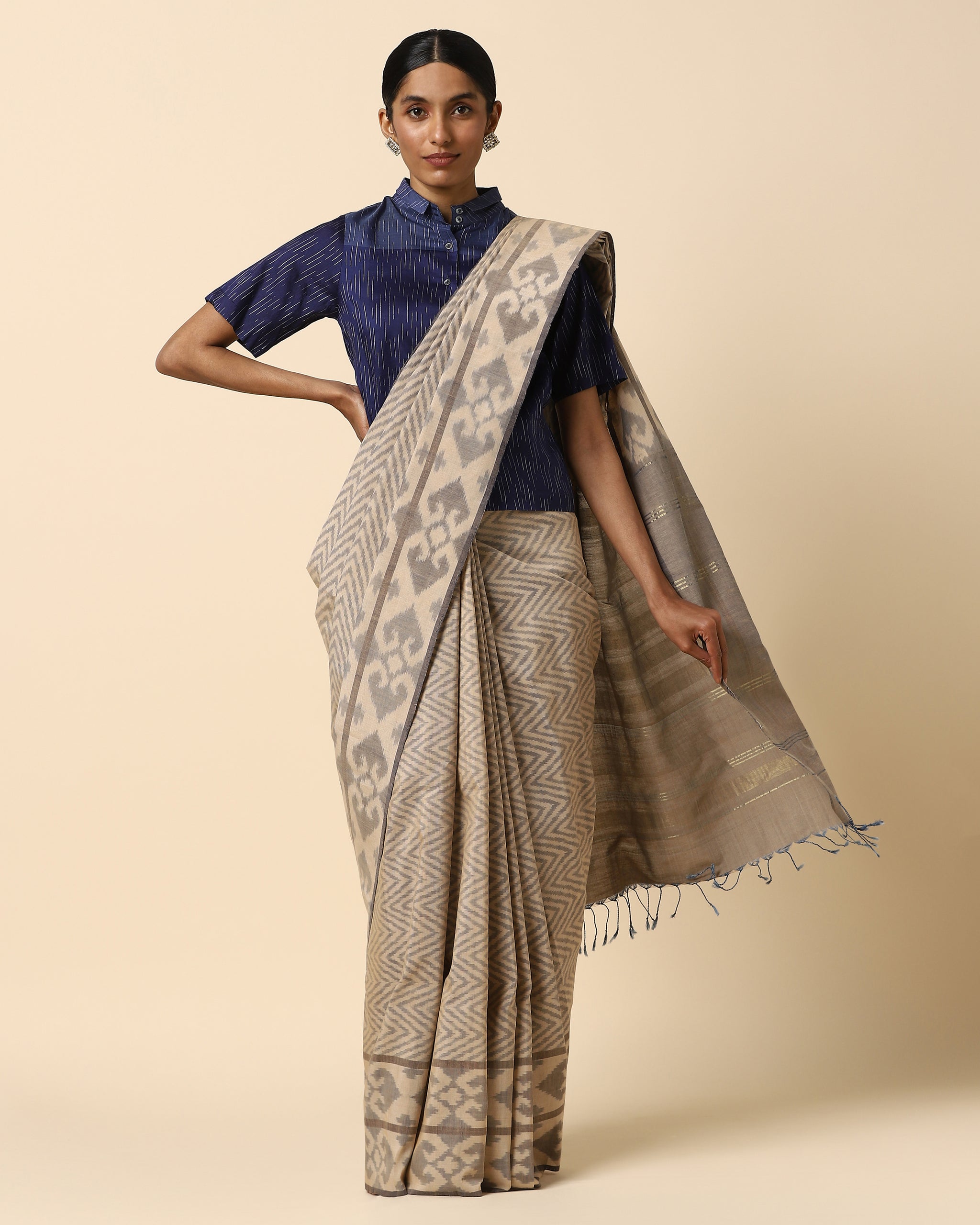 Buy Dhariya Pochampally Light Blue Cotton Saree | Aadyam
